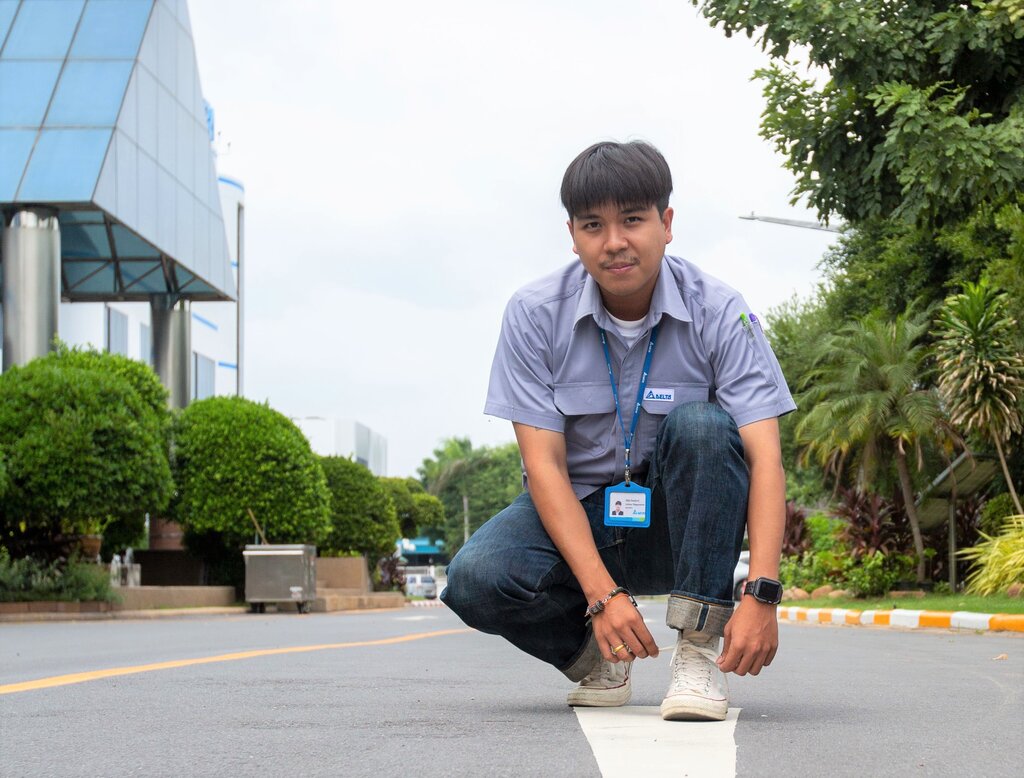 DET Voices #19 Live Healthy, Live Well! - 360 DET Bi-monthly Online Magazine